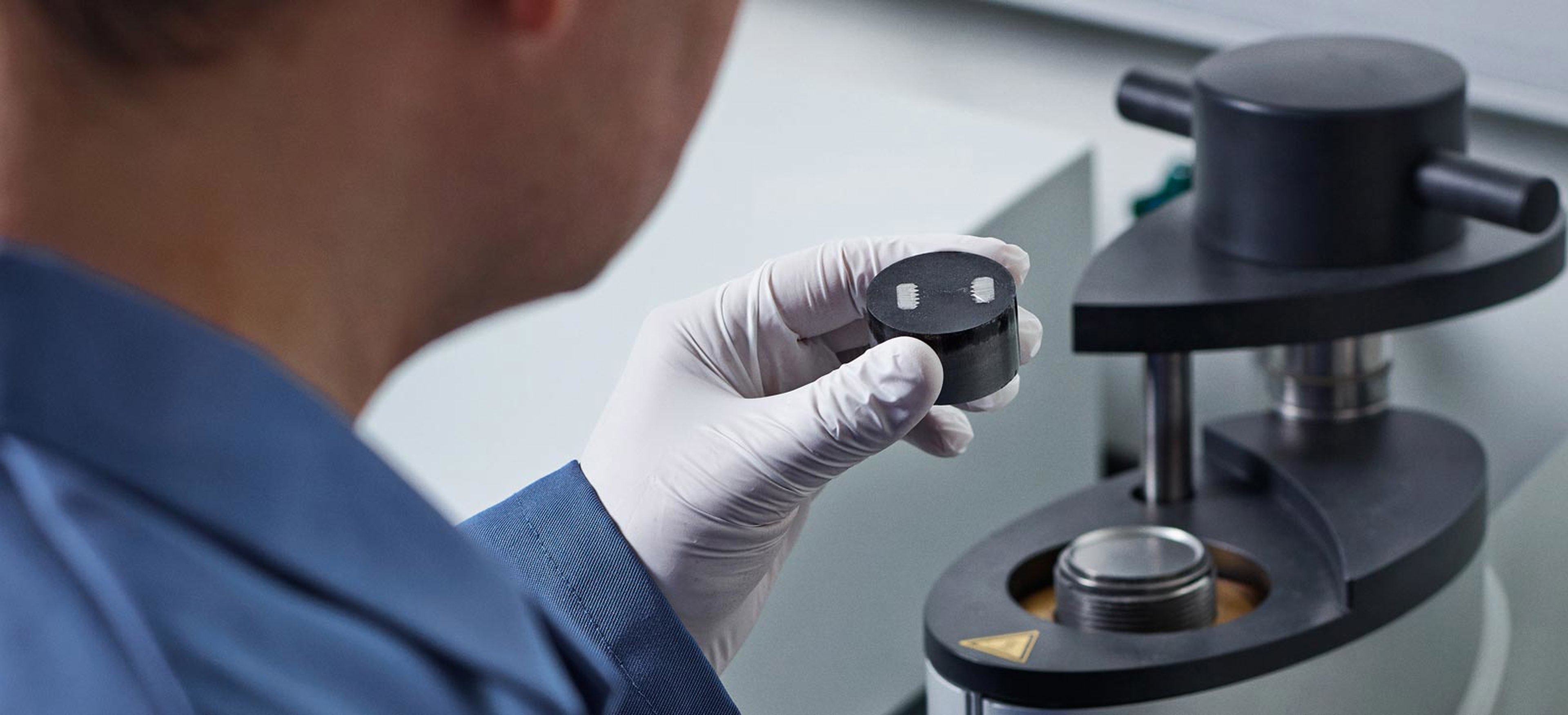 Metallographic hot mounting insight | Struers.com